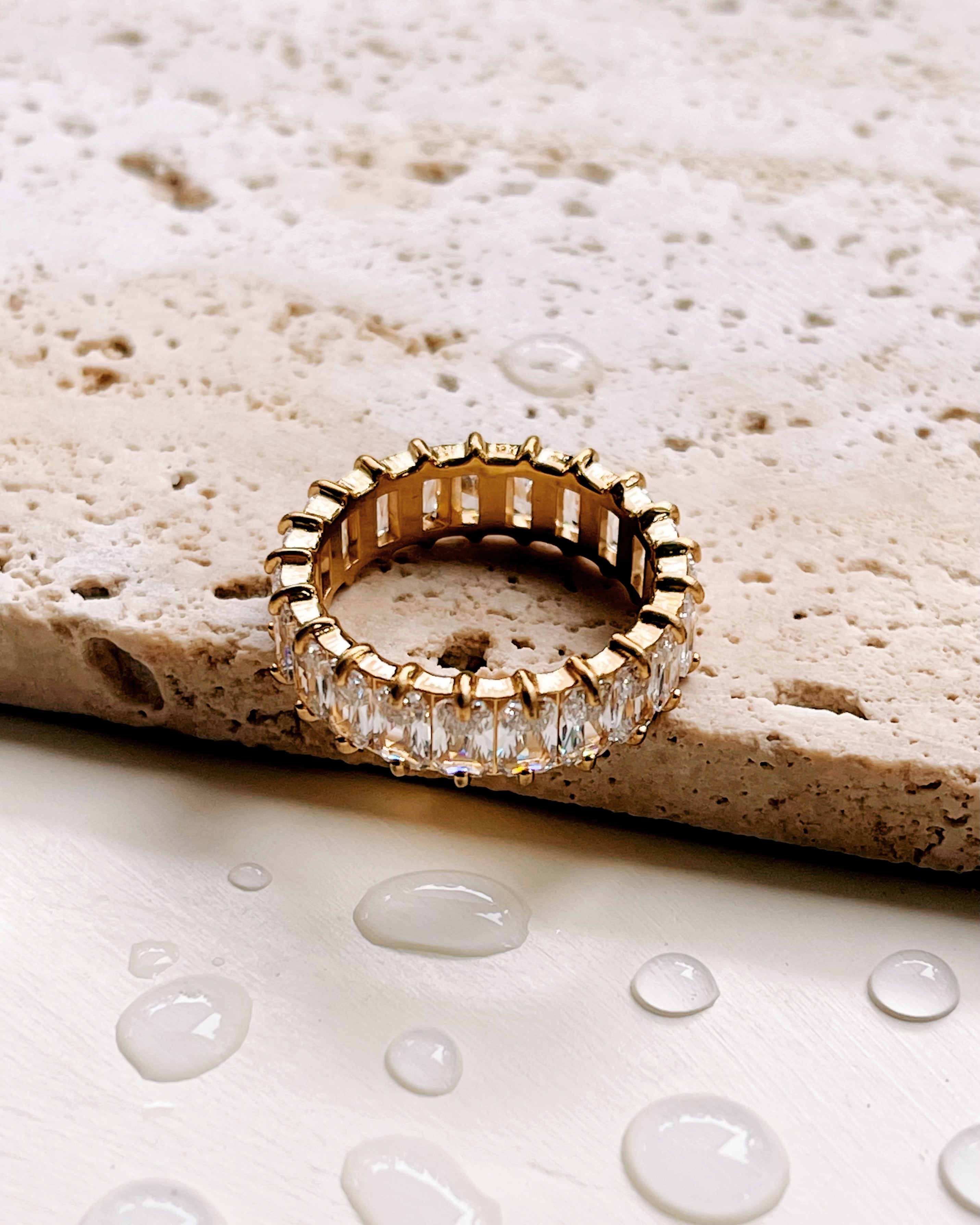 Fibi & Co. | Everyday Classics and Statement Waterproof Jewelry Pieces